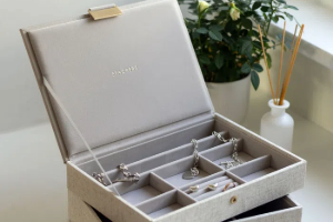 Last chance PANDORA Disney 14K Gold Plated Silver Ring/ 163651C01-52